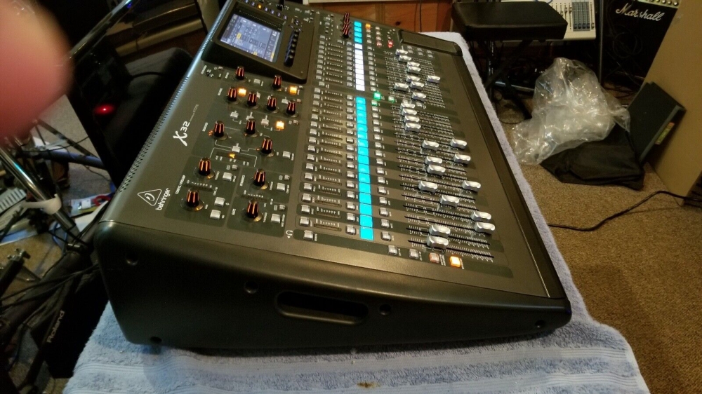 Table de mixage Behringer X32 occasion