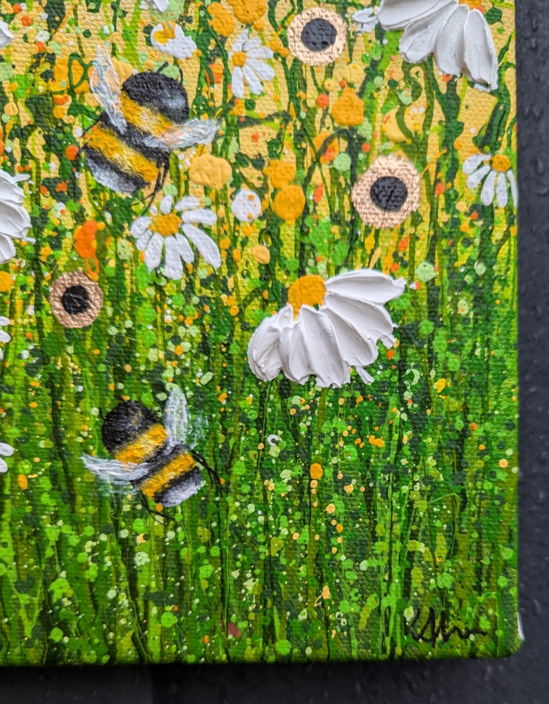 Bee utiful Dawn – Golden Hour