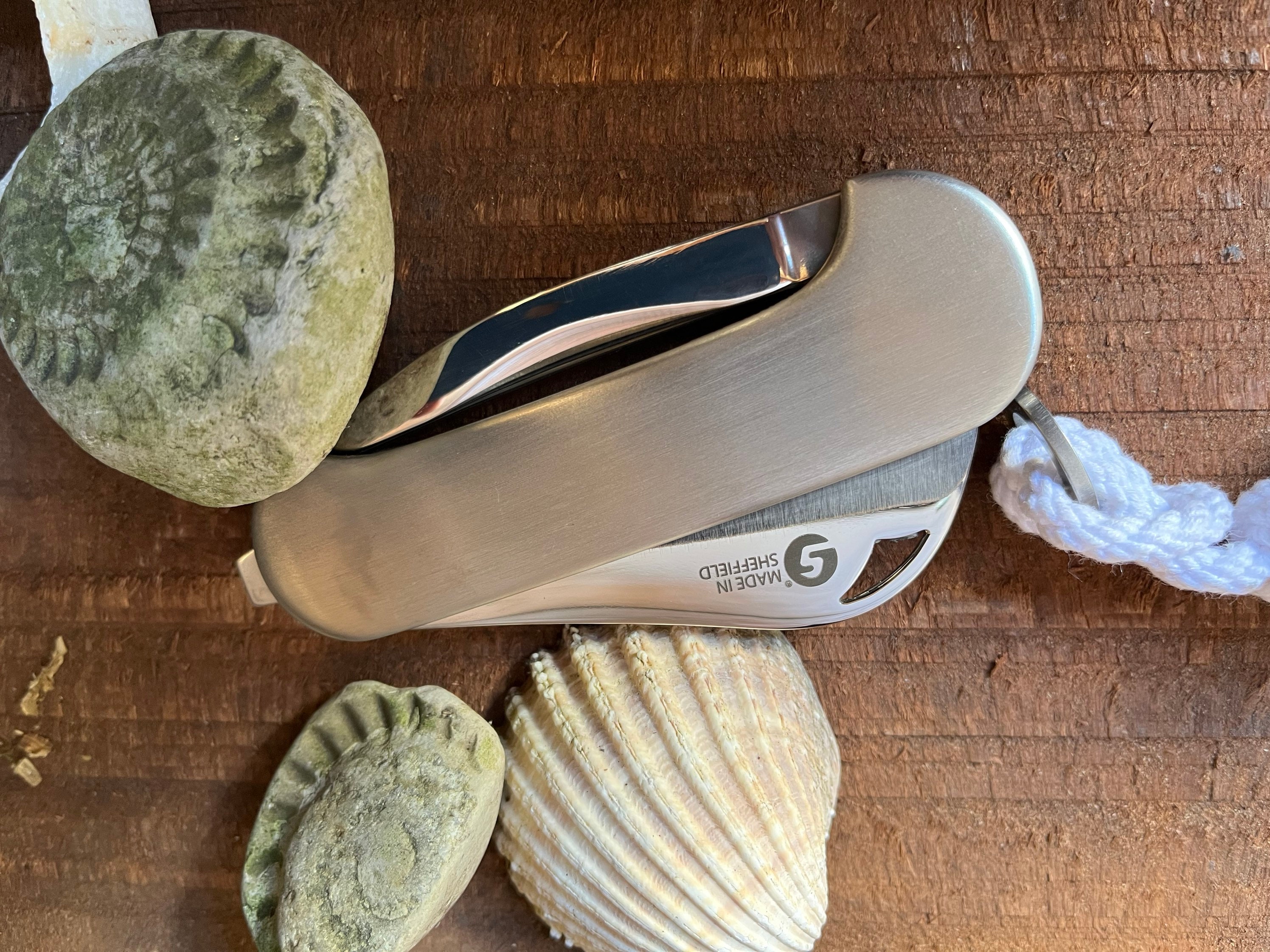 Heavy Duty Shackler Knife by Ibberson since 1700. Yachtsman's serrated ...