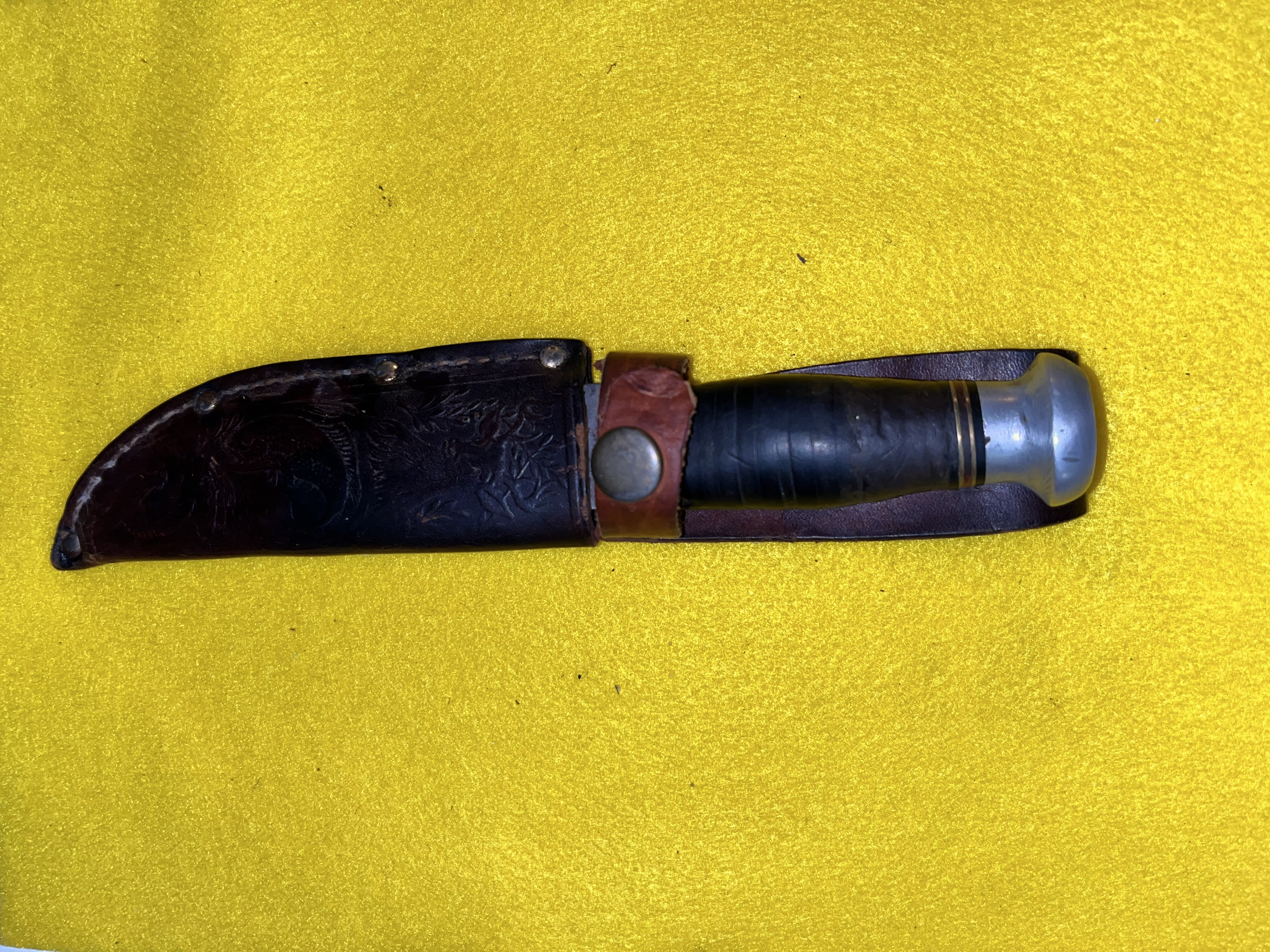 RARE VINTAGE CATTARAUGUS FIXED BLADE KNIFE W/ SHEATH. MADE IN USA!
